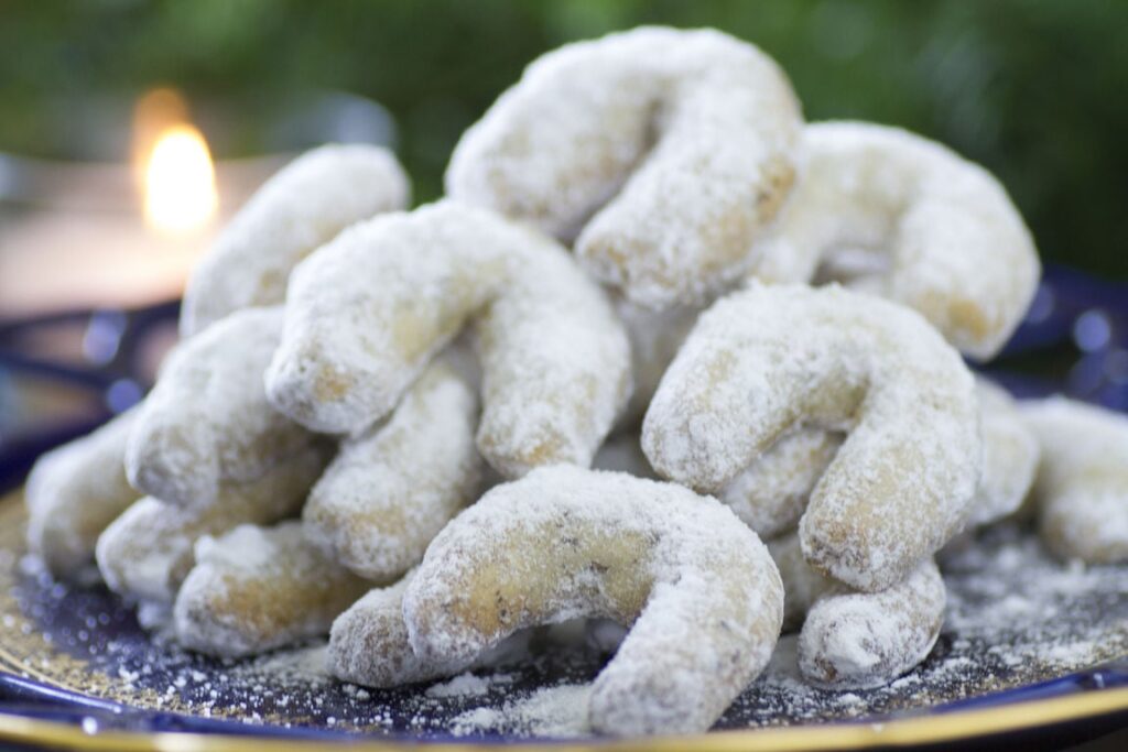 Croatian Vanilla Crescent Cookies Recipe (Vanilin Kiflice) – Cheap Meal ...